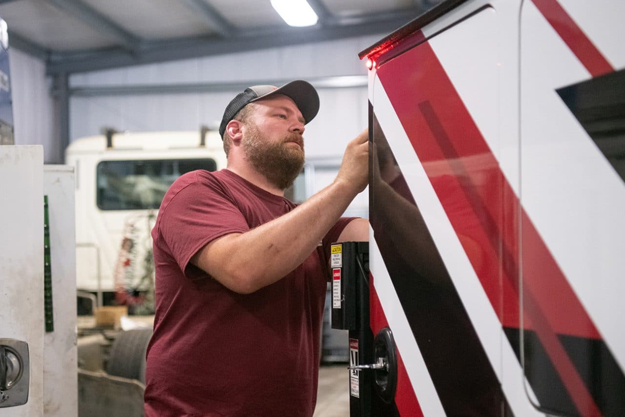 Professional Lift Gate Repair | Troy's Truck and Equipment